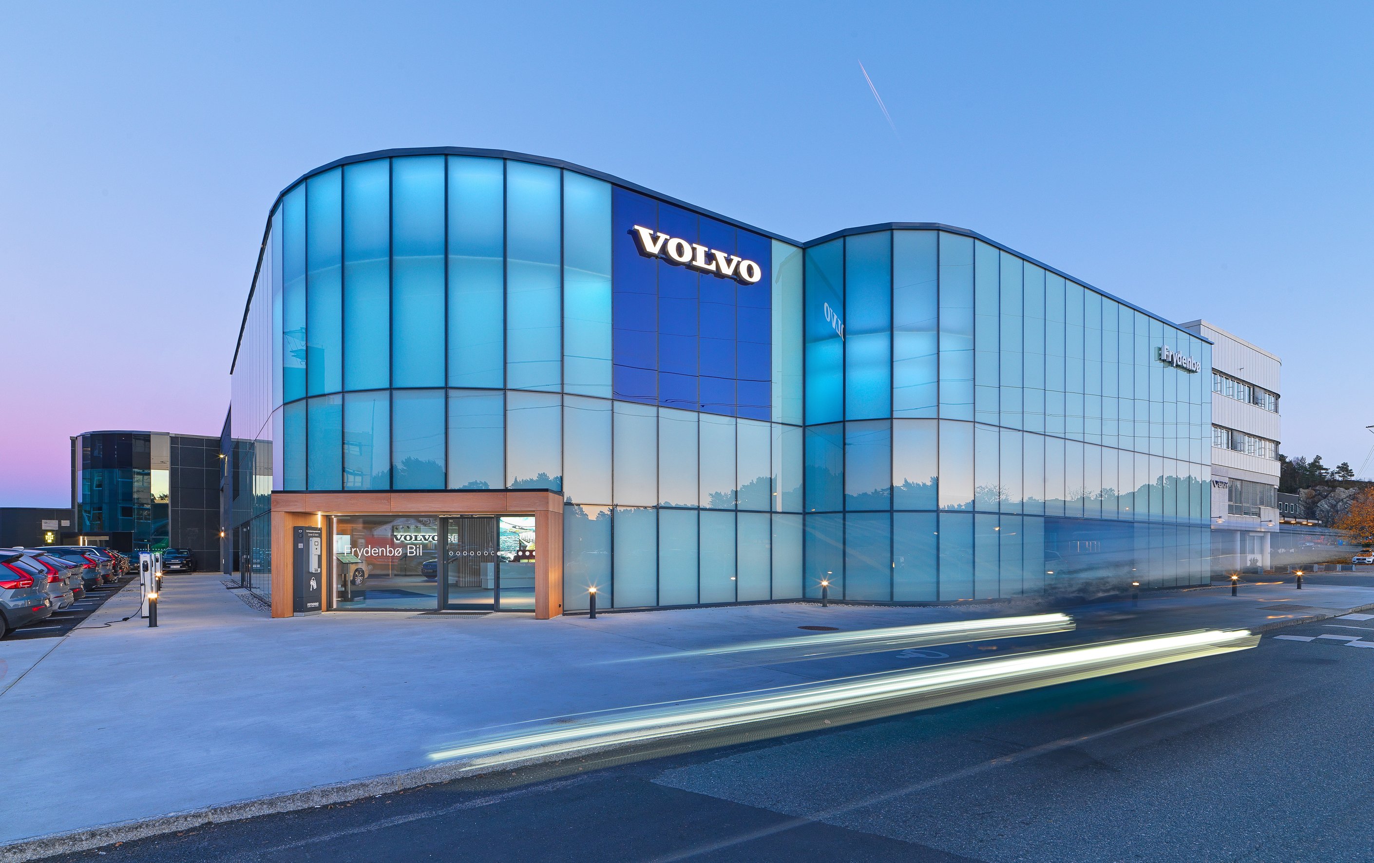 Frydenbø Bil på plass i bilbyen Kokstad!